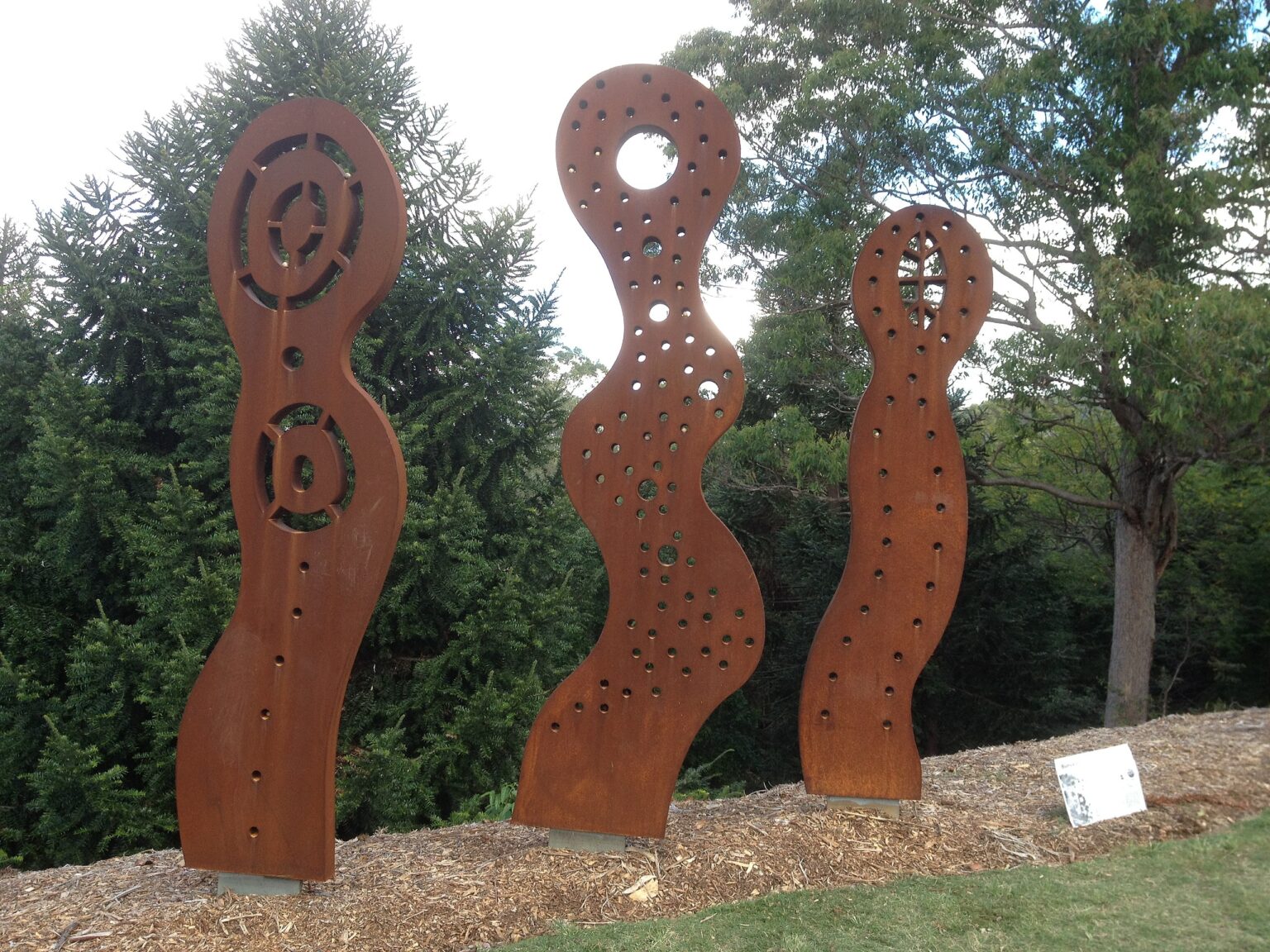 CONNECTING TO COUNTRY WITH DR BIANCA BEETSON - SWELL SCULPTURE FESTIVAL